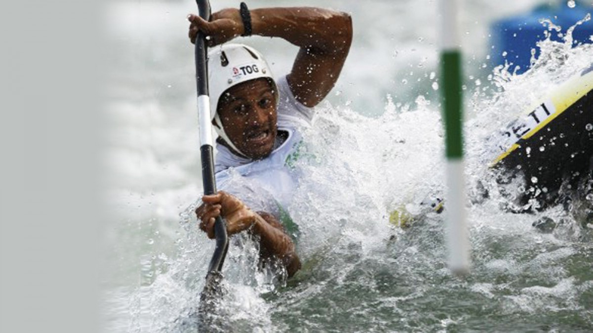 Pagaie de kayak de slalom – SHIVA | Agence Montoro design — produit ...